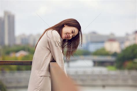 젊은 아름다움 옥상 사진 사진 무료 다운로드 Lovepik