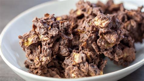 Chocolate Raisin Cornflake Clusters No Bake Chocolate Snack Bake It