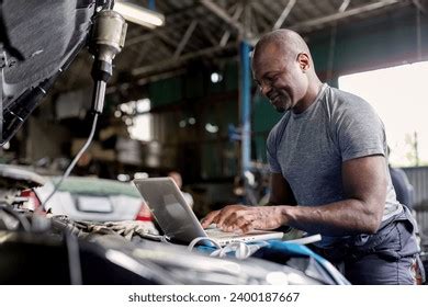 5,758 Mechanic Using Compute Images, Stock Photos, and Vectors | Shutterstock