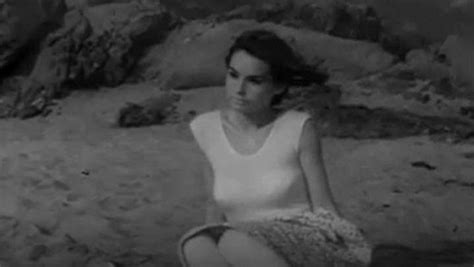 Lori Saunders Highlights Famous Birthdays