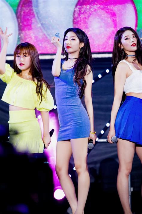 김짤닷컴 정예인 생일 기념 파랑 Vs 빨강