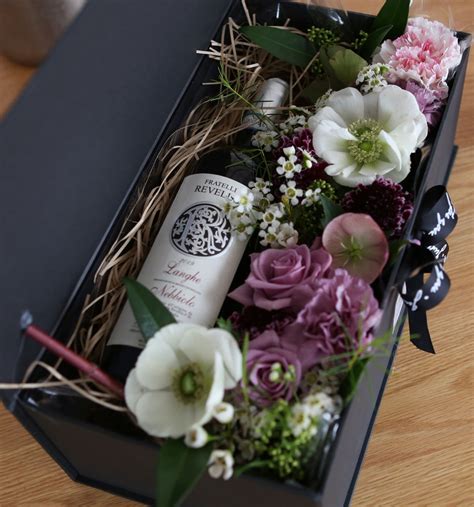 플라워박스패키지 서울수도권배송 로맨틱 플라워 패키지 와인 한 잔 어때 와인포함x 와인은 별도 구매 꽃배달 플라워119꽃배달서비스 플라워박스패키지 서울