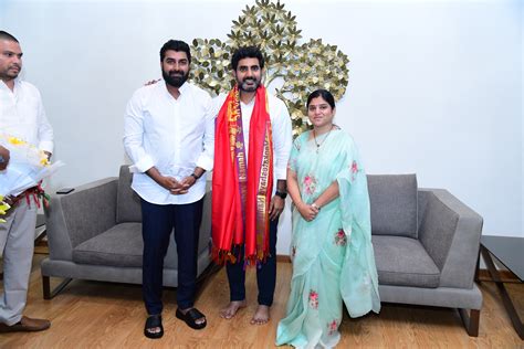 వైసీపీకి షాకిచ్చిన సిమ్స్ భరత్ రెడ్డి దంపతులు లోకేశ్ సమక్షంలో