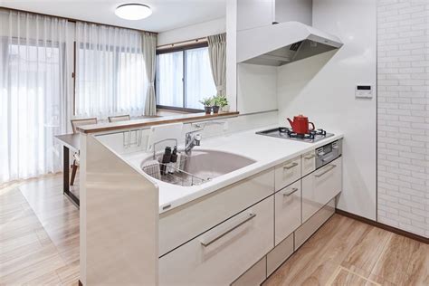 フルリノベーションでキッチンレイアウトをl型からi形の対面キッチンに変更