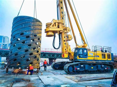 问鼎全球之最！世界最大吨位旋挖钻机xr1200e下线！ 徐工