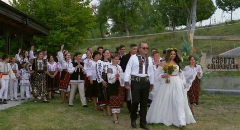 Ce Rochie De Mireasă A Purtat Ilinca Munteanu Soția Lui George Simion Kfetele