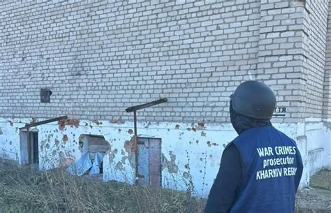 Правоохоронці показали наслідки обстрілів Вовчанська