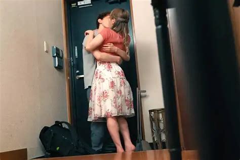 水卜麻衣奈 隣のギャル妻と毎朝ベロキス不倫を続けて…夫不在の自宅に上がり込んでntrセックス！ 無料av動画