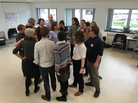 Booking Challenge Of Science Leadership With Barefoot Thinking