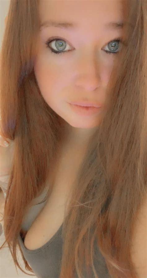 Tanning Bed Selfie 😘 Rprettyeyes