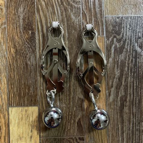 Exotic Accessories BDSM Fetish Labia Clips Nipple Clamps Weights Balls Shaking Milk Stimulate