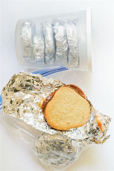 How To Send Cookies In The Mail Eater