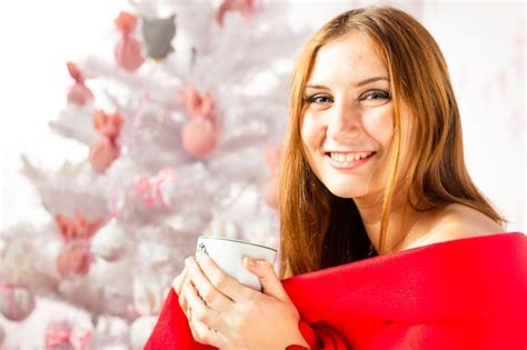 Atrakcyjna Wi Teczna Dziewczyna W Seksownej Bieli Nie Nagie Cia O Sezonowa Wi Teczna Wyprzeda