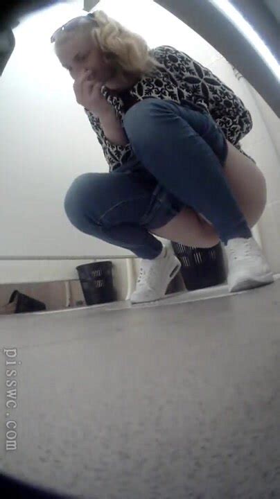 Pretty Woman Peeing Video Thisvid Com