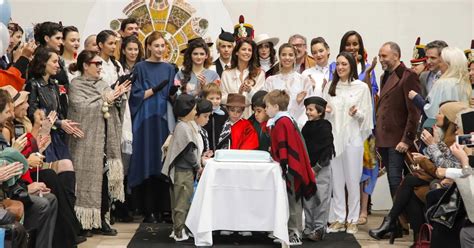 Un Gran Desfile En Homenaje Al Poncho Patrio Infobae