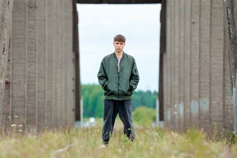 Сериал Новенькие Бунт против взрослых 2023 фото видео описание серий Вокруг ТВ