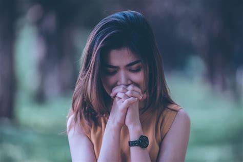 Linda Mulher Tailandesa Muito Triste Por Amor Não Correspondidorepensar