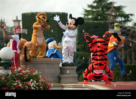 Disneyland Characters Wallpapers Top Free Disneyland Characters