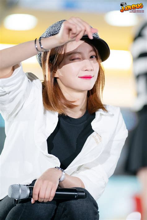 또각 또각 초침이 움직일 때 마다 생각나고 보고 싶은 사람