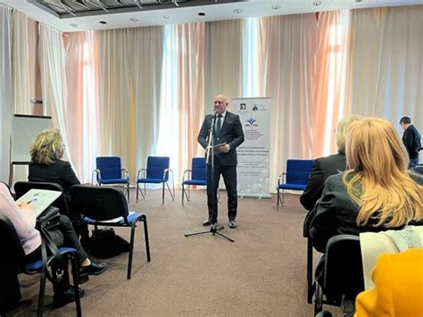 Министър Цоков в Пловдив 38 000 учители ще бъдат квалифицирани да водят обучение в Stem среда