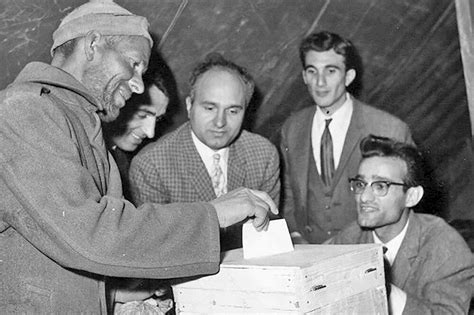 انقلاب سفید از ماهیت تا علت مخالفت امام خمینی ره اصول و پیامدها ایمنا