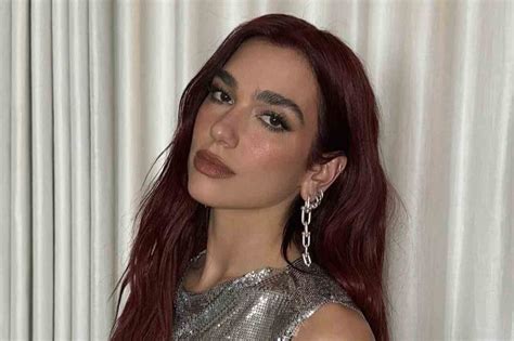 I Fan Notano Un Dettaglio Audace Nella Foto Di Dua Lipa