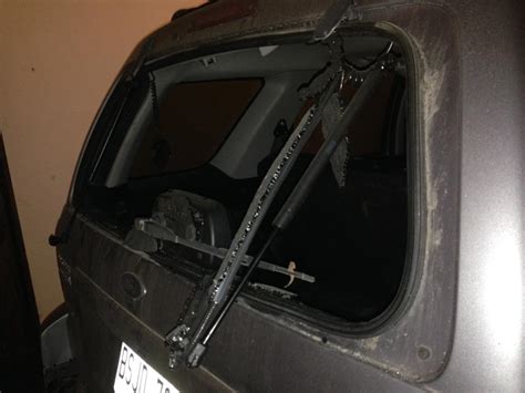 2007 Ford Escape Rear Windshield Exploded 15 Complaints