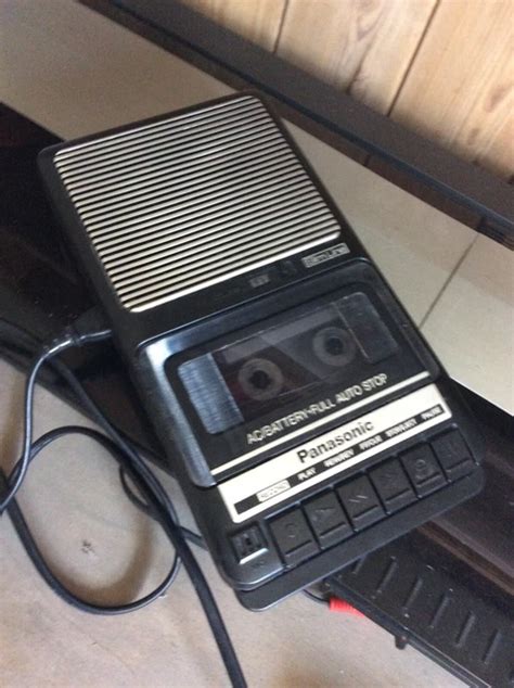 Vintage Panasonic Rq 2102 Portable Slimline Cassette Tape Player