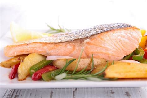 Лосось в духовке – 26 вкусных рецептов с фото, простые рецепты лосося в ...