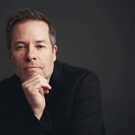 Download Guy Pearce Wallpaper