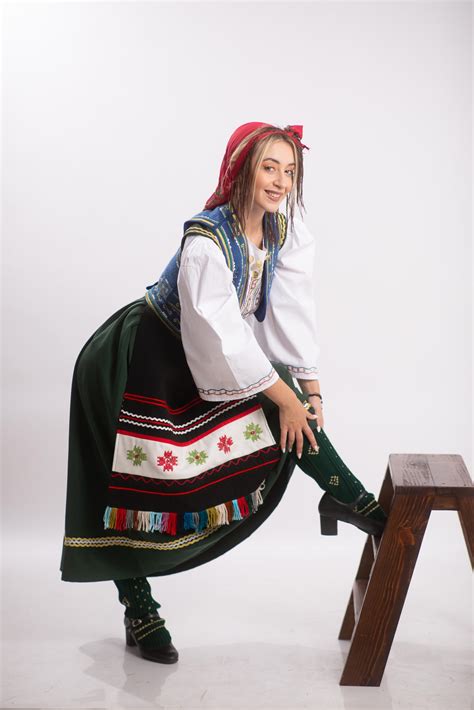 Kostumi I Oparit Etnoart