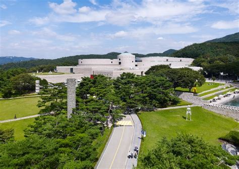 12 ცნობილი მუზეუმი რომლებიც ვირტუალურ ტურებს გთავაზობენ At