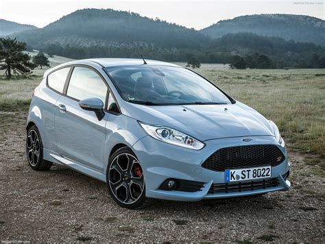 Ford Fiesta St 2017 Fords Hotter Fiesta Is The St200