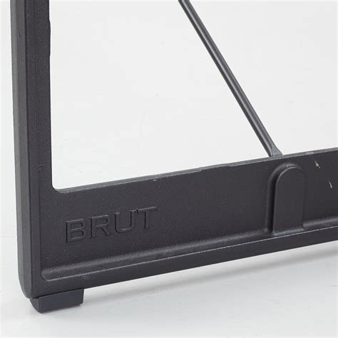 Konstantin Grcic Bord Brut Magis Italien Bukowskis