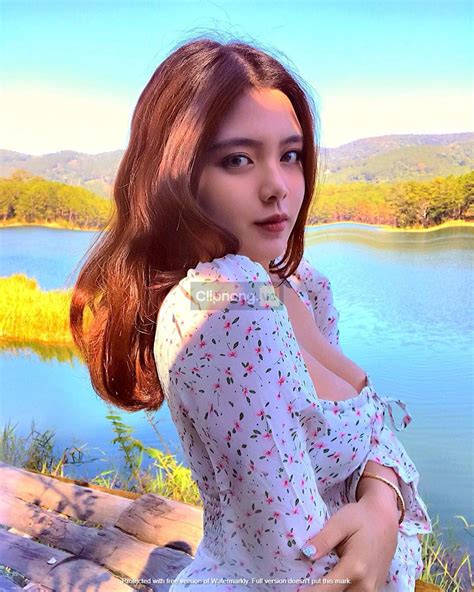 Hot teen Nguyễn Ngọc Hoàng Anh lộ clip khoe vú bím cực múp