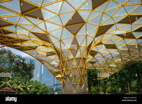The Perdana Canopy A Unique Structure Of Modern Geometric Design