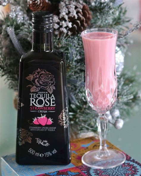 Tequila Rose Creme De Morango Decanter