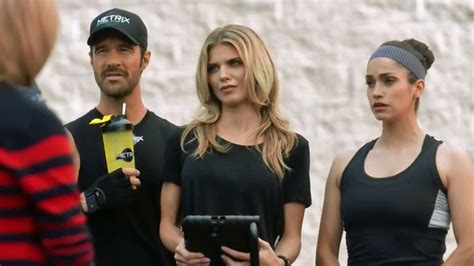 Lets Get Physical Saison 1 Bande Annonce Vo Trailer Lets Get