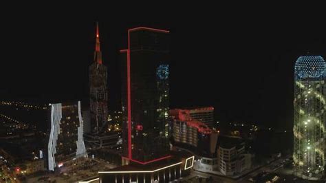 ანბანის კოშკი ბათუმი გვიანი საღამო დაღამებამდე რამდენიმე წუთით ადრე Stockfootage