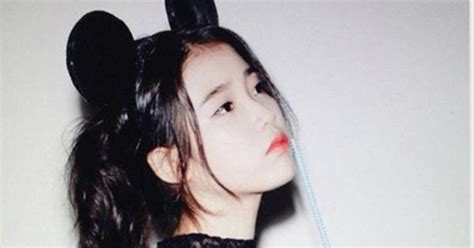 [포토] 아이유 달력 역대급 섹시 시스루 자태