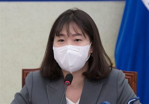 수습 안되는 박성민 불공정 논란국민의힘도 민주당도 비판