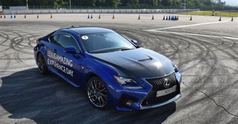 시승기 렉서스 Rc F 영혼을 움직이는 자연흡기 8기통