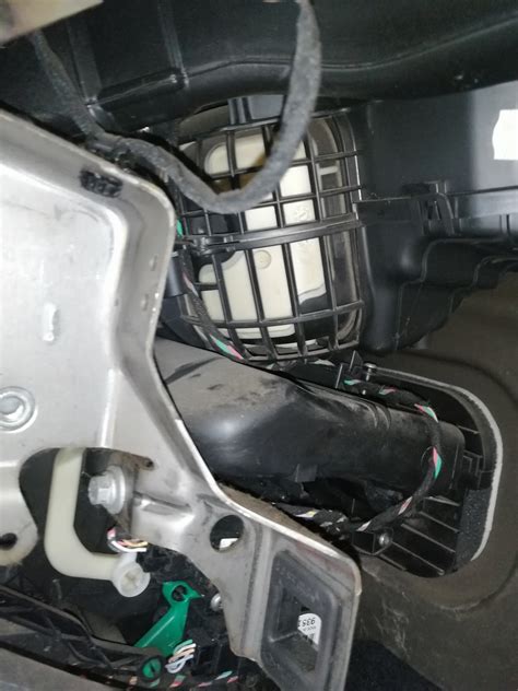 Не работает вентилятор печки меган 3 — Renault Megane III, 1,5 л, 2009 ...