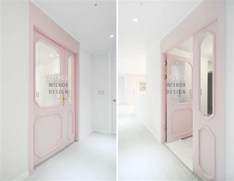핑크 컬러의 사랑스러운 중문 제작 골드와 만나니 더욱 예쁨이 솟아나요~ 중문디자인 인테리어 핑크중문 중문제작 수원인테리어 현관인테리어 제이플레이스 Pink