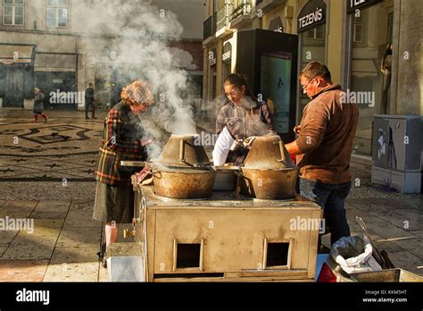 Hot Chestnuts Banque De Photographies Et Dimages à Haute Résolution Alamy Hot Chestnuts Banque De Photographies Et Dimages à Haute Résolution Alamy