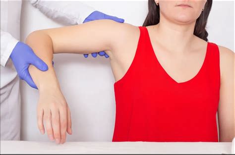 Broken Collarbone Symptoms Causes And Treatment