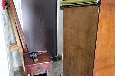 강서구 화곡본동 10자장농 버리는법 이사가구 버려주는곳 가정 쓰레기 폐기비용 원목가구 수거 자개장롱 처분하는법 침대 버리기 매트릭스 수거비용 플라스틱 수납함 분리수거 책상