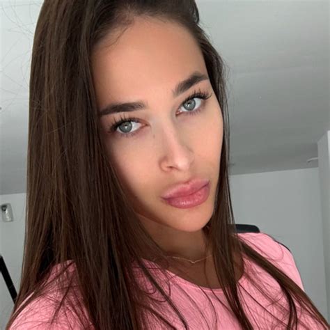 Onlyfans Ambersnake Model Profile Photos And Links Erotic Beauties