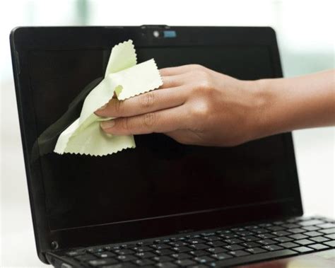 como limpar tela de notebook de forma correta