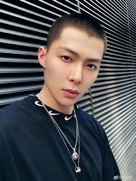 张铭恩发文承认与徐璐分手 否认与胡冰卿恋情 张铭恩 徐璐 胡冰卿 新浪娱乐 新浪网